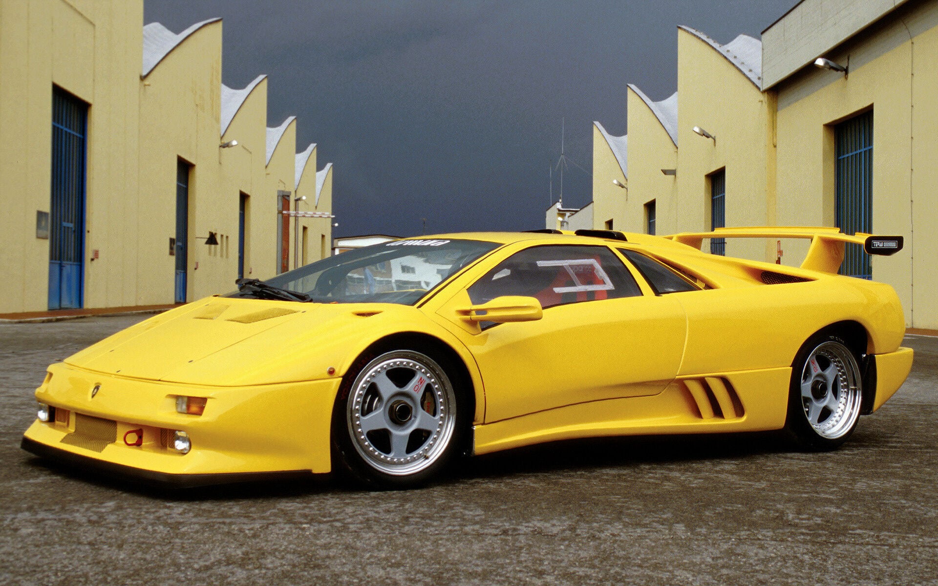 Lamborghini Diablo SE30 - la version anniversaire | auto-illustré - le ...