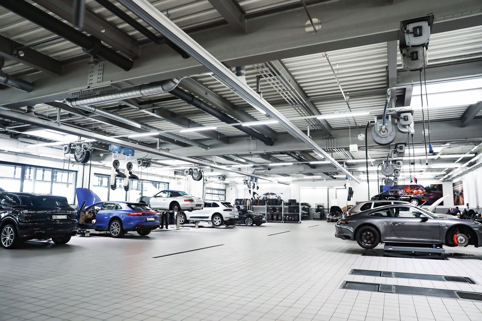 Porsche Zentrum Zug - One Team, one Passion | auto-illustrierte - Das ...