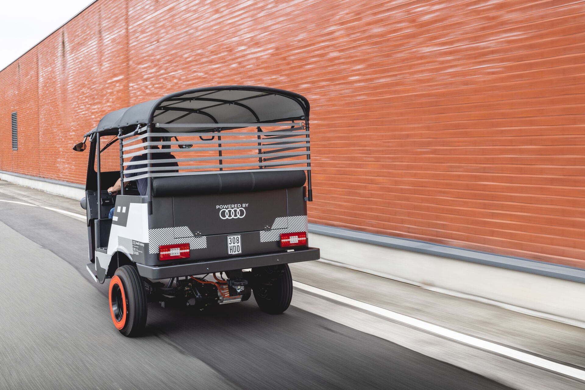 Unterwegs mit Audis Elektro-Rikscha | auto-illustrierte - Das Schweizer ...